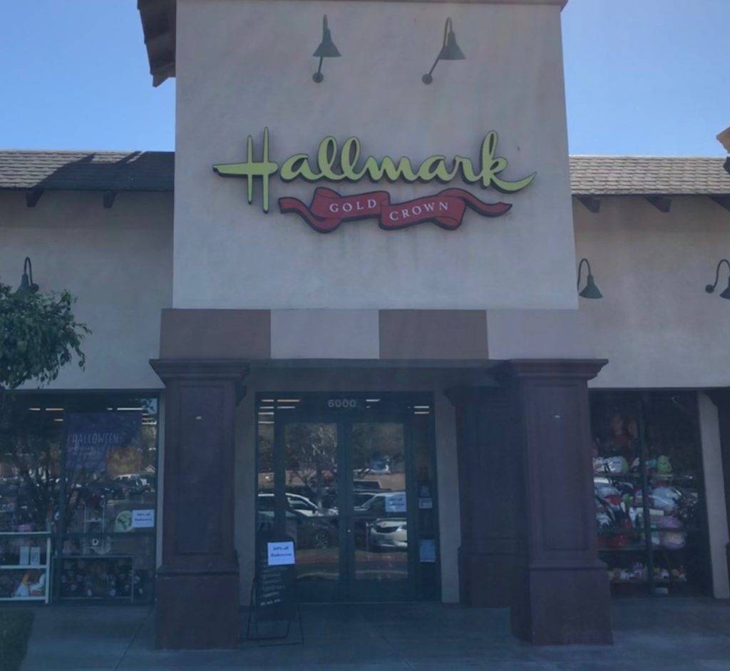 What Payment Options Are Available At Hallmark Gold Crown Stores?