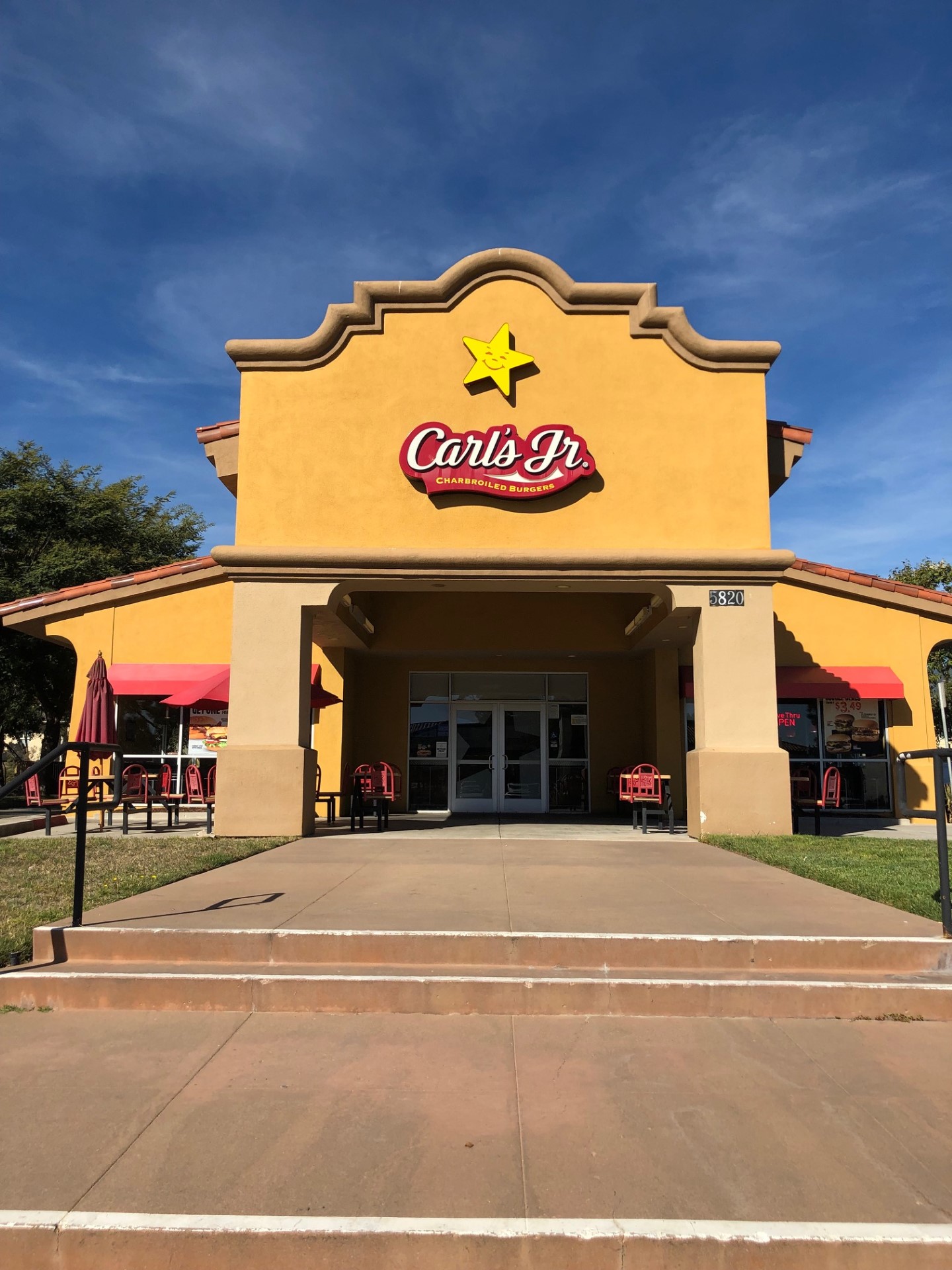 What Payment Options Are Available at Carl's Jr?