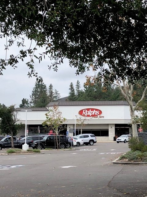 Does Ralphs Provide Financial Services Such as Bill Payment?